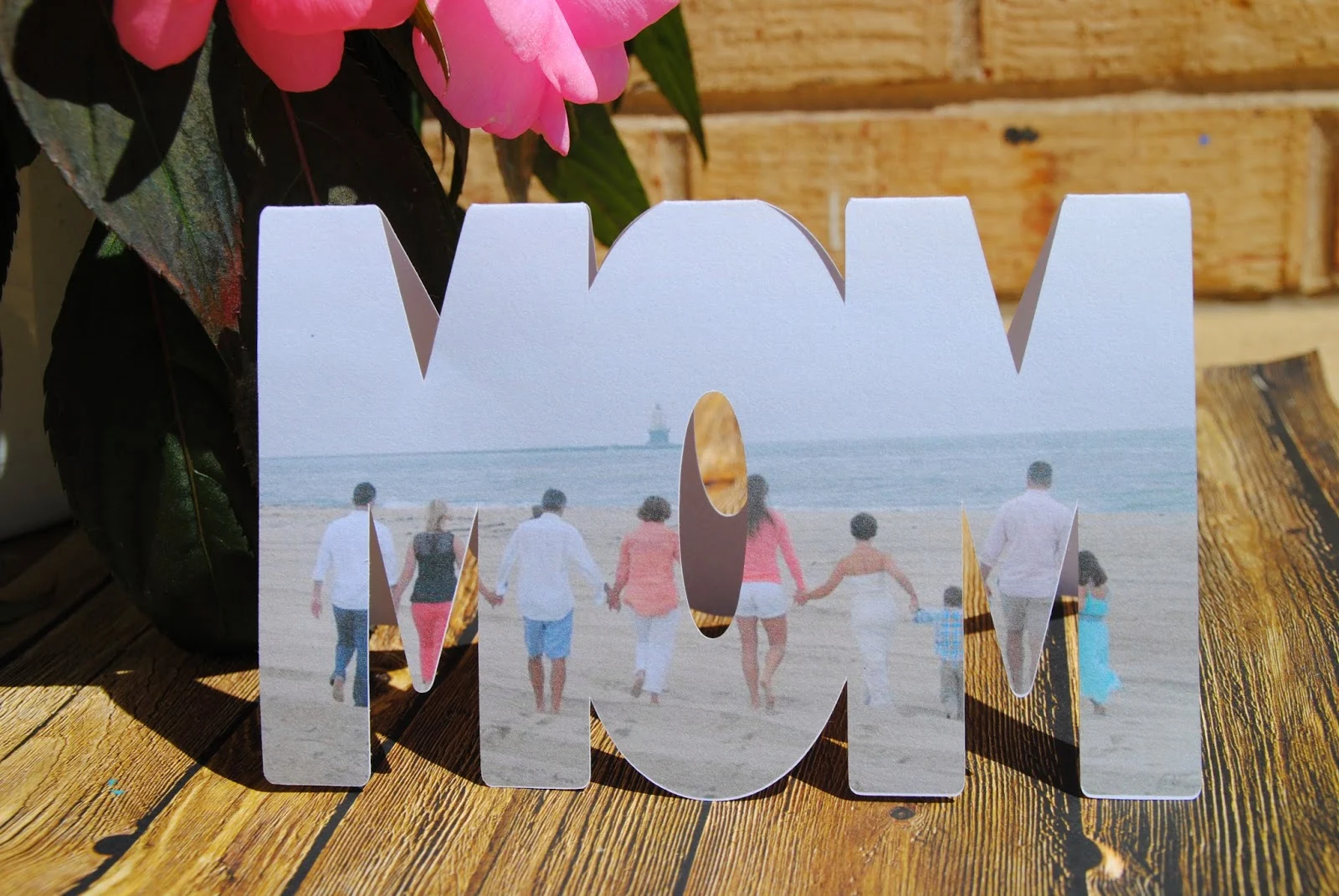 Mother's Day Photo Shape "MOM" Card (Free Studio File) - Silhouette School