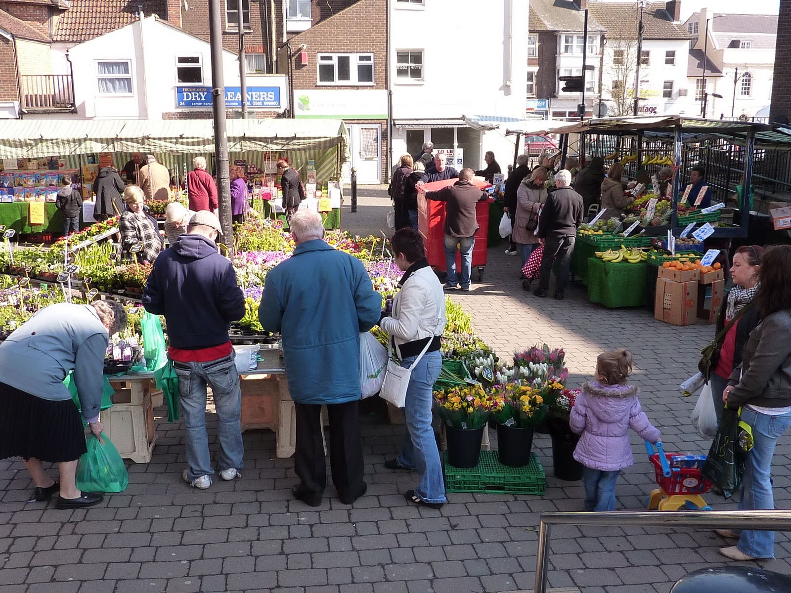 About Dunstable : Wenesday, Friday and Saturday is Market Day in Dunstable