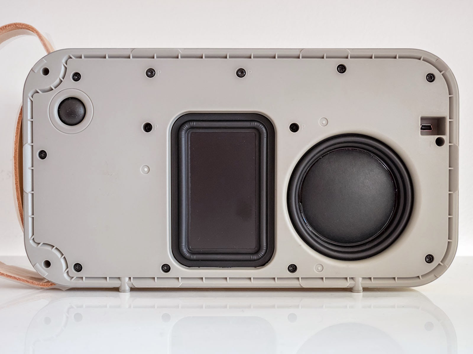 Oluv's Gadgets: Review: Bang & Olufsen Beoplay A2 - the sounding purse ...