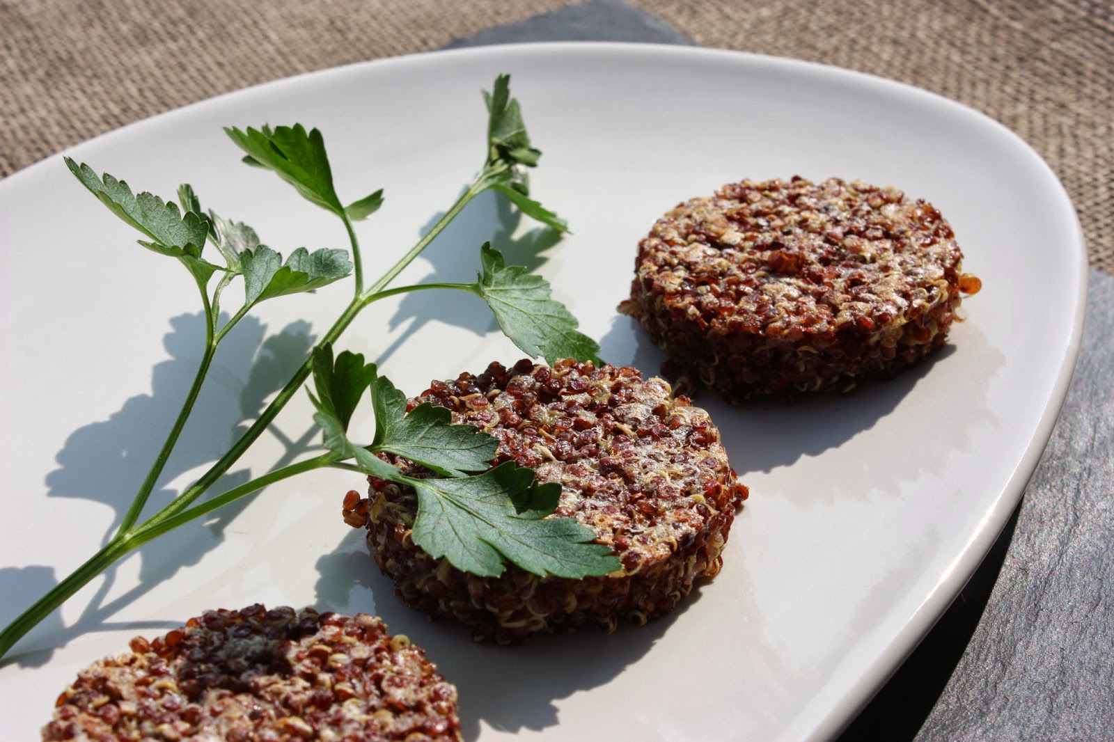 cocotte chlorophylle: Mini Steak végétal au quinoa