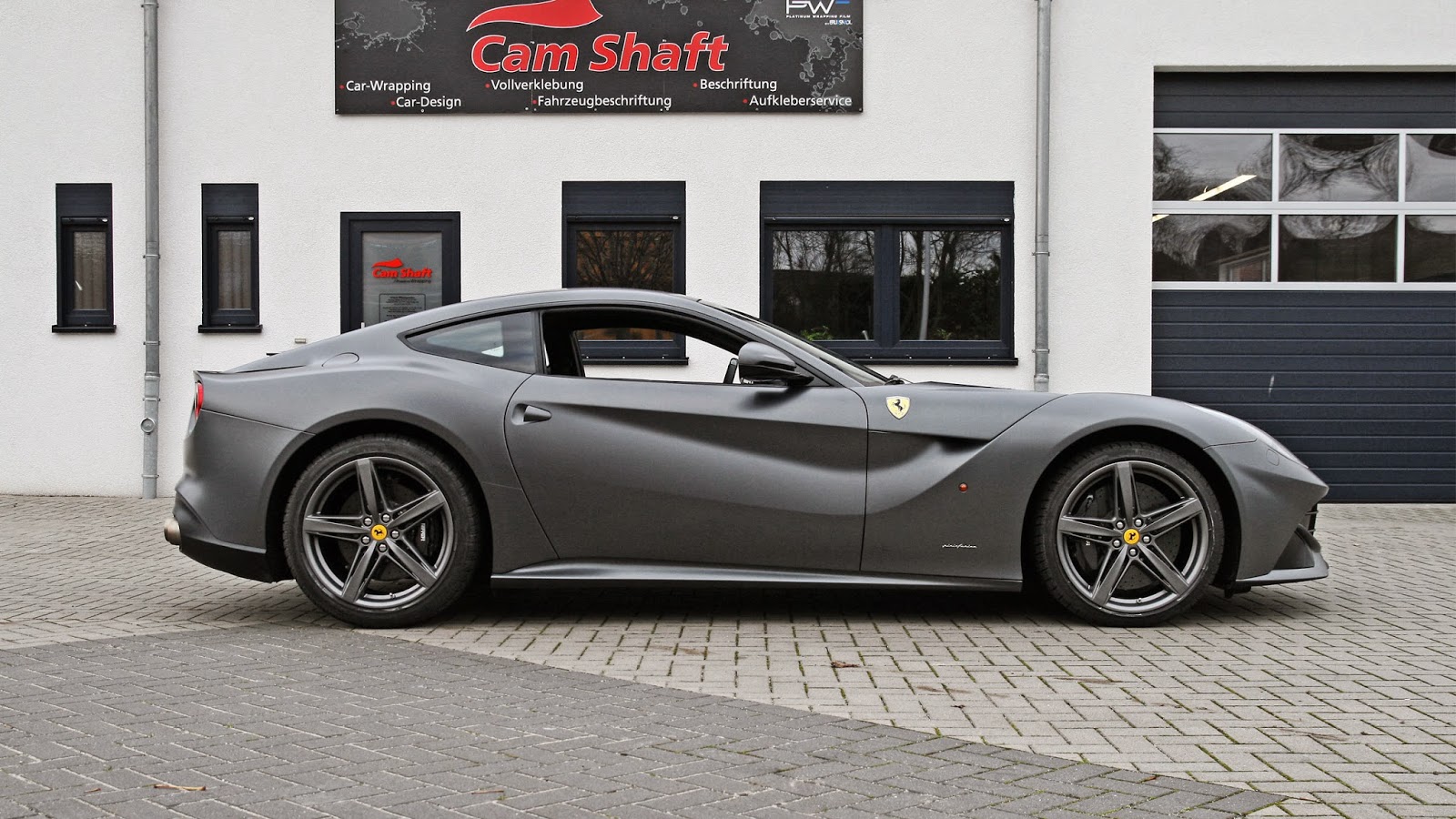 Kumpulan Foto Mobil Keren Ferrari Hitam Part 2