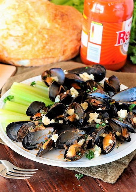 Buffalo Steamed Mussels Recipe | The Kitchen is My Playground