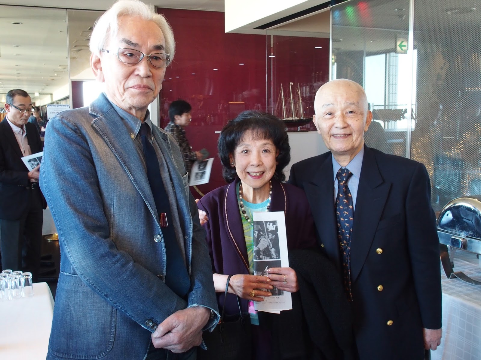 Sidelong Glances of a Pigeon Kicker: PHOTOS GALORE! More Shots from ...