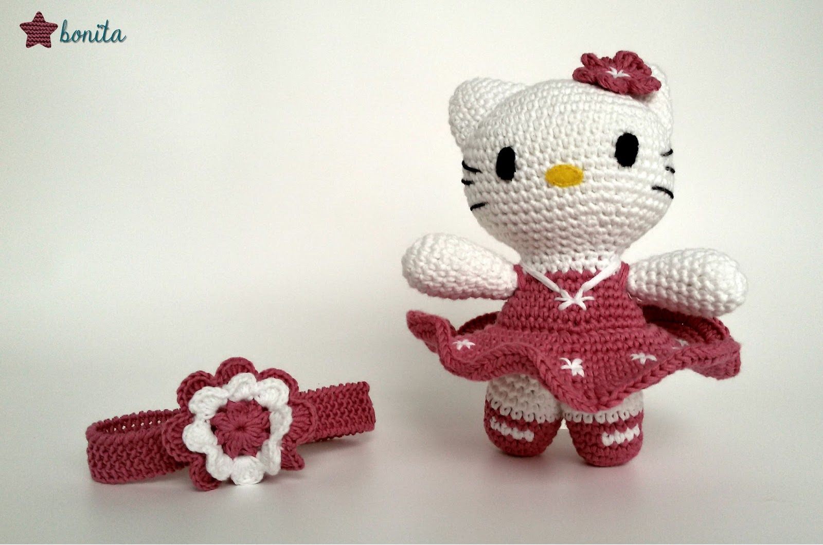 Estrella Bonita: AMIGURUMI HELLO KITTY PARA ISABEL