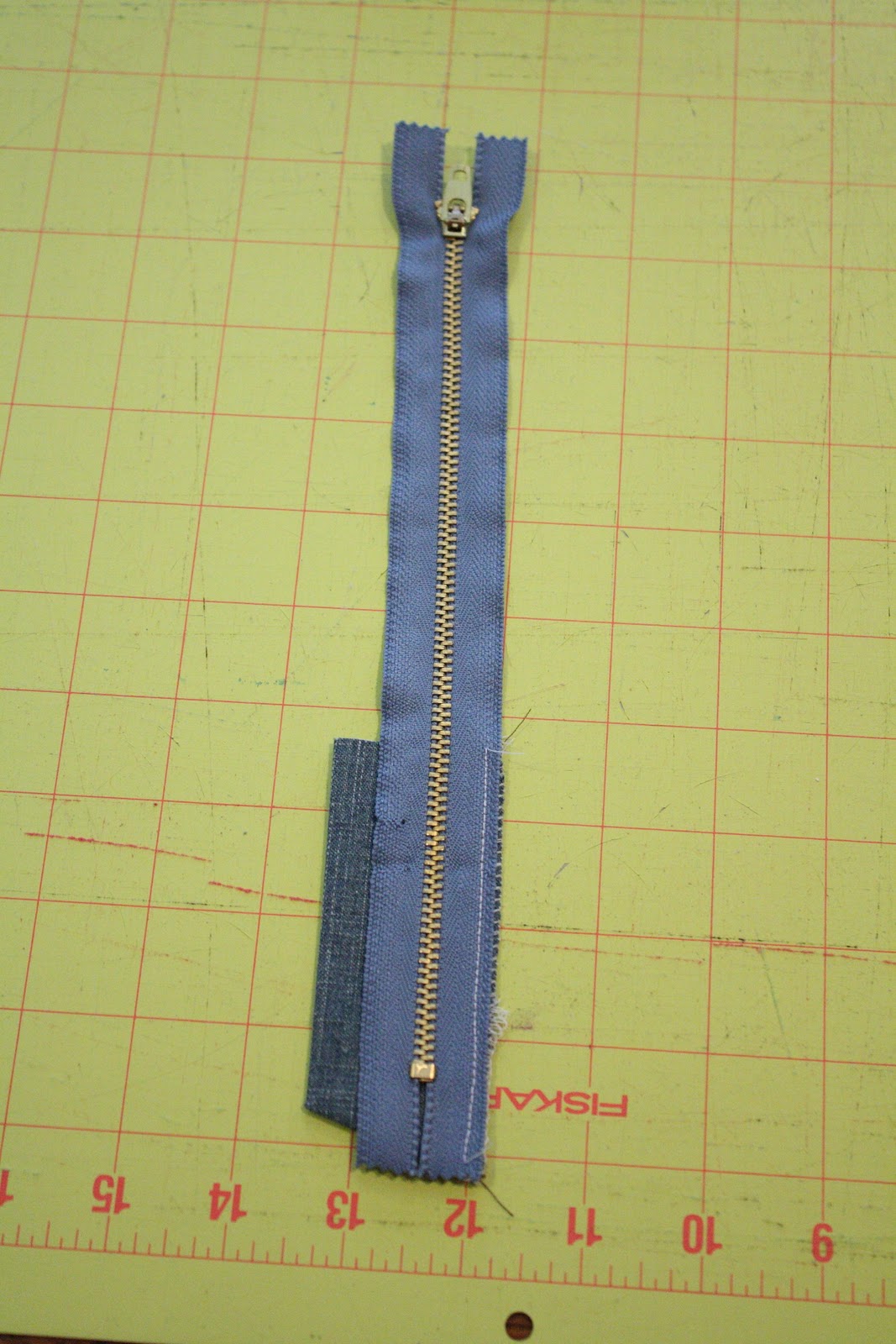 Sugar Cubes and Spice Cake: Let's talk zipper flies. . .in pictures!