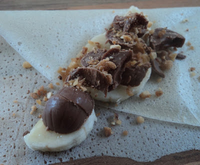 SAMOUSSAS BANANE CHOCOLAT avec le reste des oeufs de Pâques