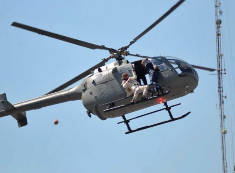 BOND 24: SPECTRE HELICOPTER "BEHIND THE ACTUAL SCENES WITH ACTUAL 007 ...