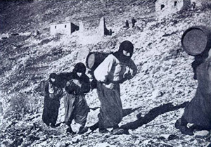 ΑΙΩΝΙΑ ΕΛΛΗΝΙΚΗ ΠΙΣΤΗ: 1940 : ΟΙ ΓΥΝΑΙΚΕΣ ΤΗΣ ΠΙΝΔΟΥ