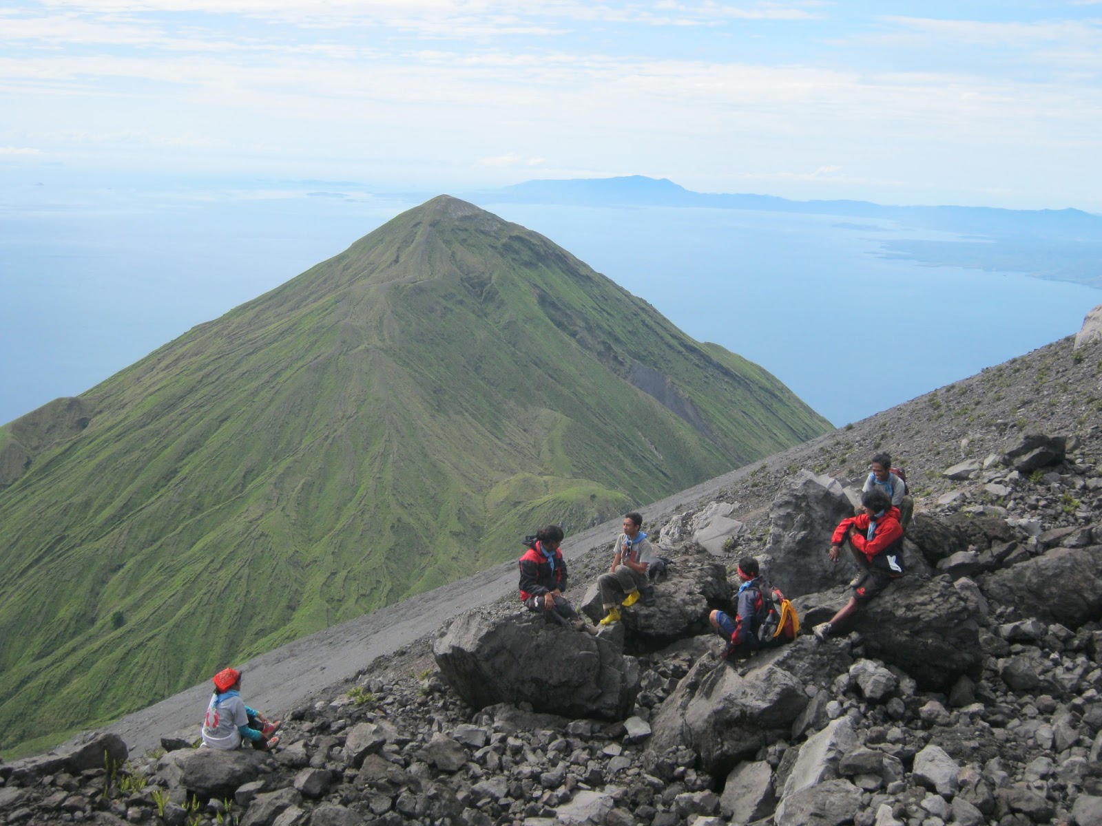 Mountain Goat: GUNUNG SANGEANG (sangiang)