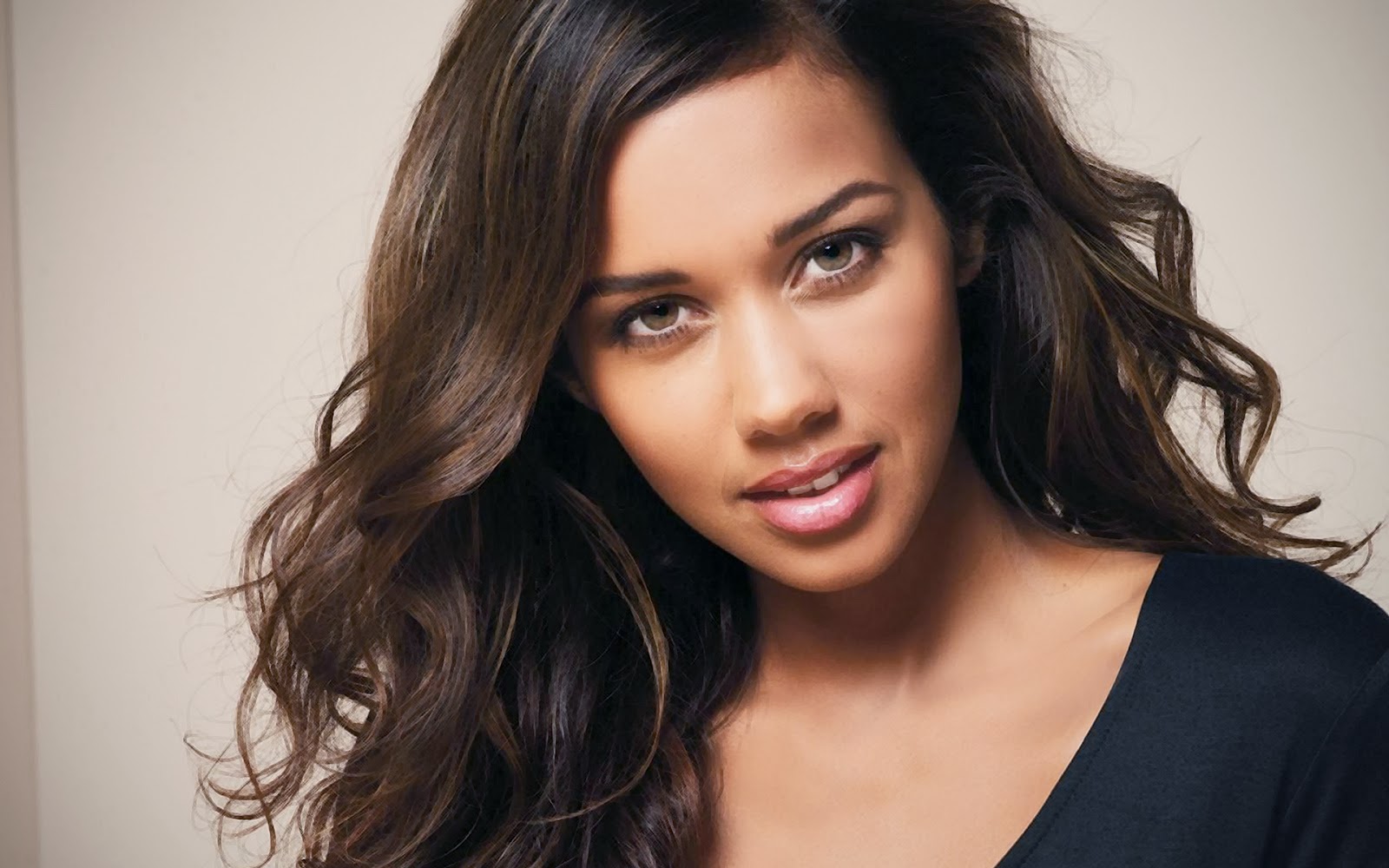 Natalie Suliman Hd Wallpapers : 네이버 블로그