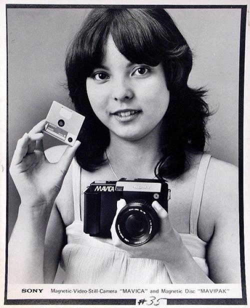 KODAK 1975: PRIMERA CAMERA DIGITAL DE LA HISTORIA