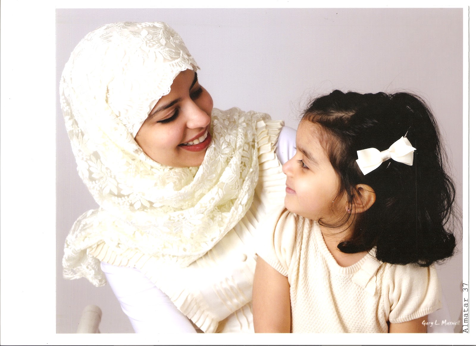 Fatima Al Matar فاطمة المطر: MirrorMother