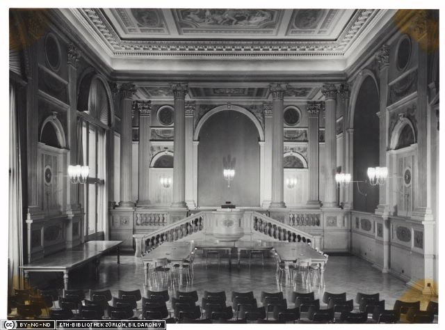 Semper: El estilo: Textiles, aspectos formales: la cobertura