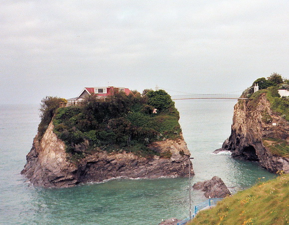 THE WORLD GEOGRAPHY: 14 Interesting Tidal Islands