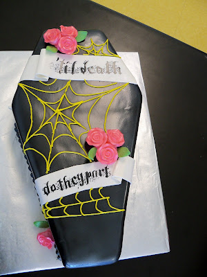 longajao: Freaky Friday..coffin shaped cakes..
