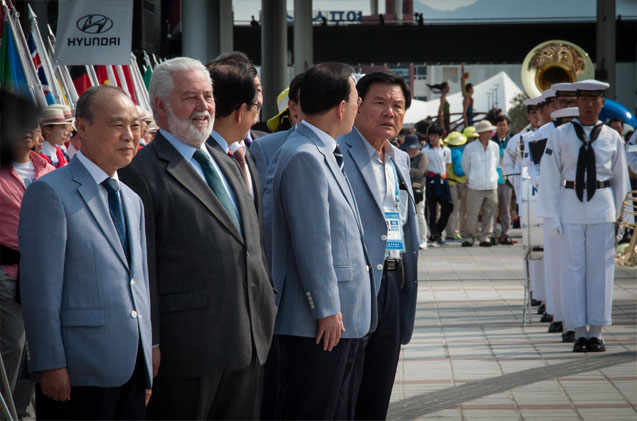 Yeony and Suny: The Official Declaration of the Yeosu Expo