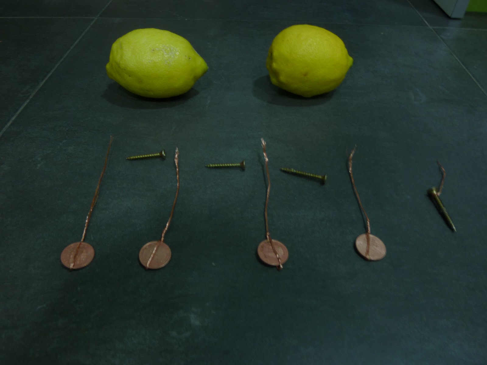 Experimento: Pila-Limón | Dale al coco un poco