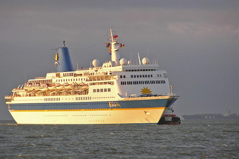 My Early Cruises 1967 - 2003: Pacific Sky (2005)