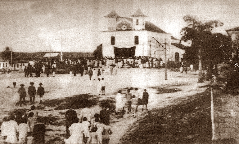 Museu Fotográfico de Divinópolis : Largo da Matriz & Catedral do Divino ...