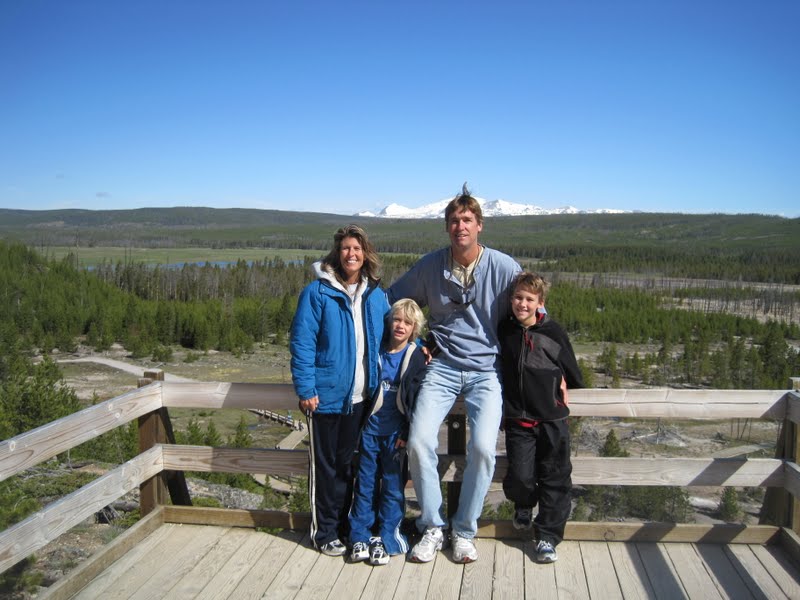 The Scallywagon: YOU SKIN GRIZ', PILGRIM? Yellowstone National Park