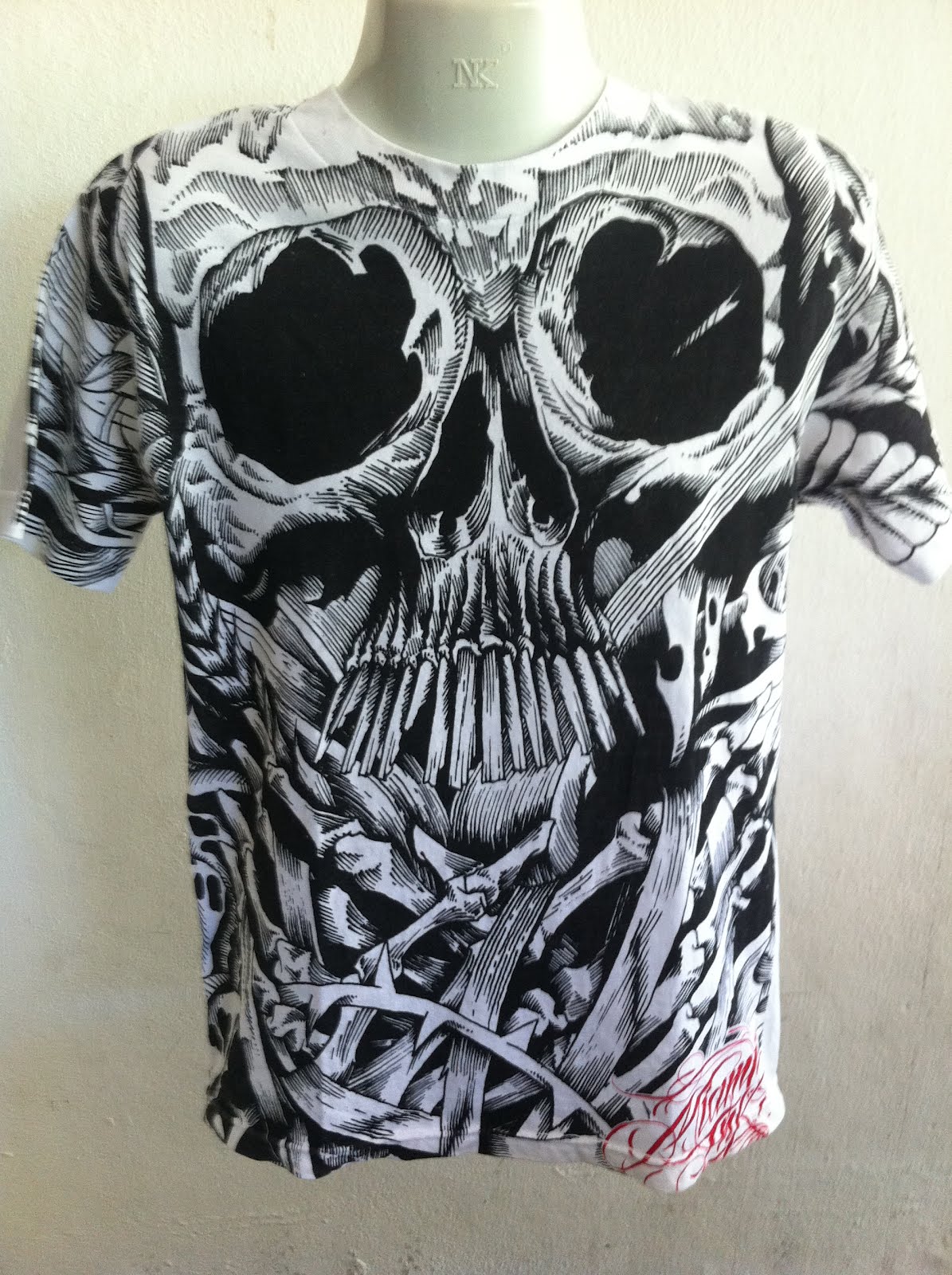 -BraNdHolOcOusT-: miami ink shirt *sold*