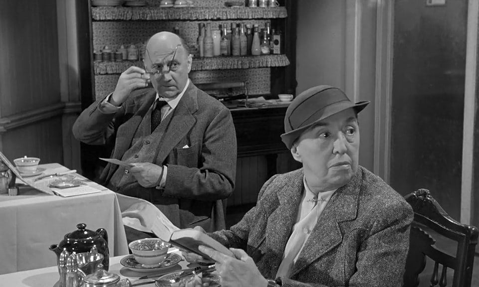 Caftan Woman: October 2018