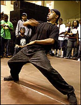 Mudagraphy: Krumping Dance