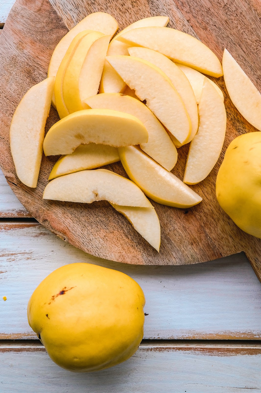 Mâncărică de gutui cu fructe uscate – fără zahăr! - Secretele Ramonei®