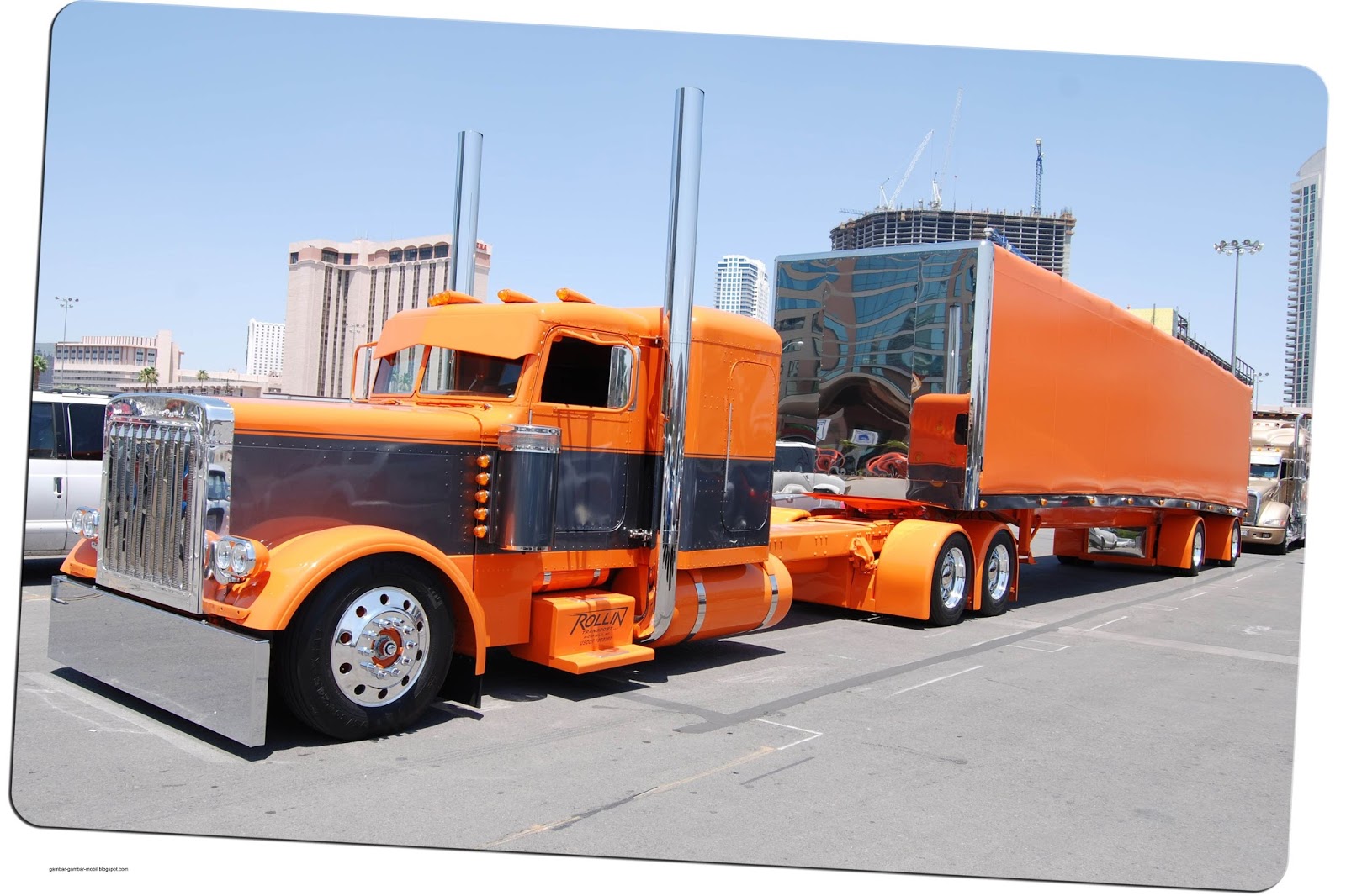 Foto Mobil Truk Besar - Gambar Gambar Mobil