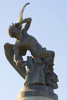 AGUAITE: ITUCI SIGLO XXI ...La estatua del Ángel Caído en el Parque del ...