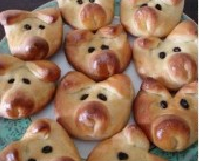 DIY: Pig Bread