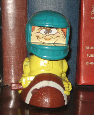 Percy's Fast Food Toy Stories : Football Player - Taco Bell