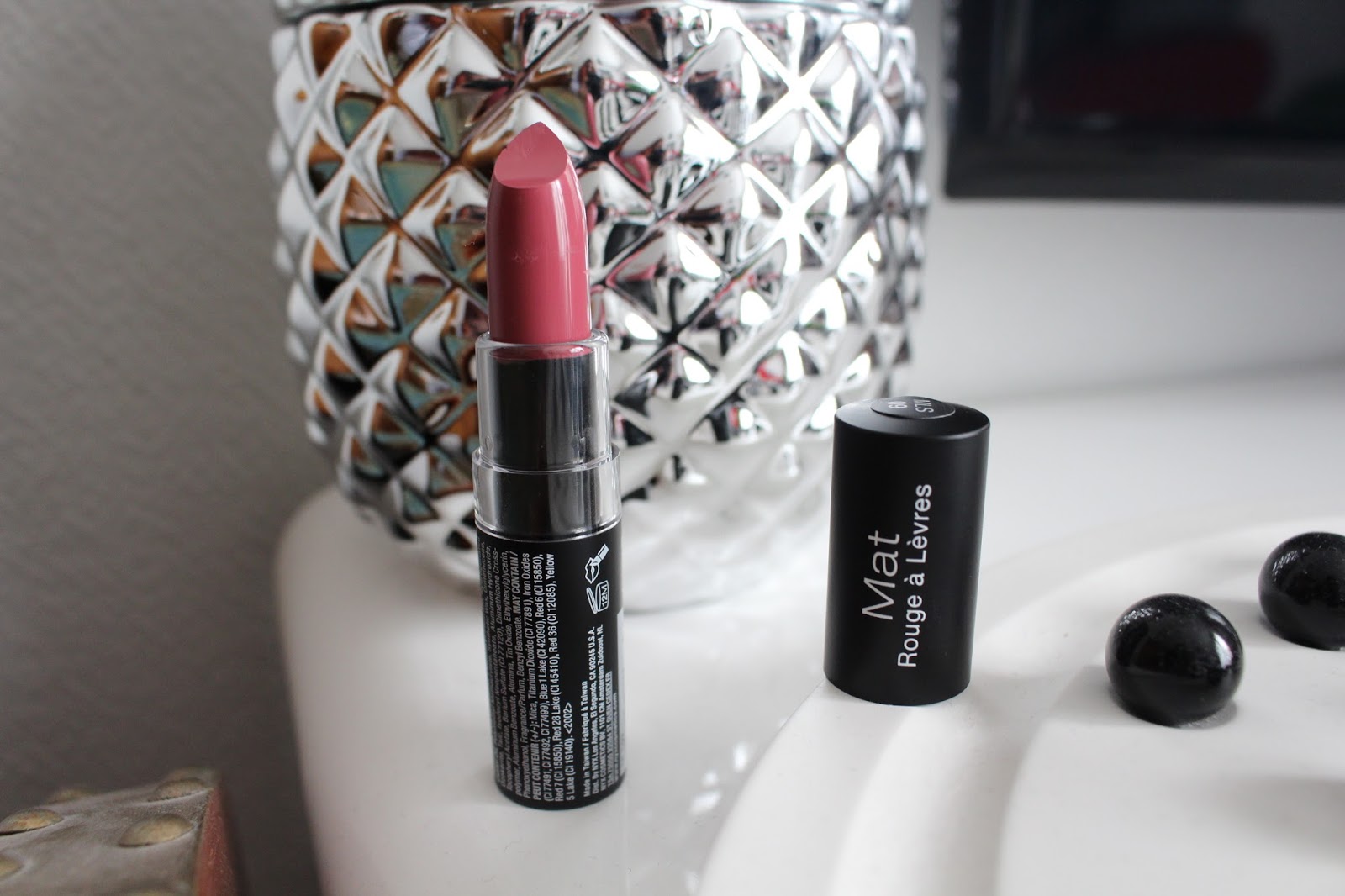 Matte Lipstick, le rouge à lèvres longue tenue de NYX — Lovely February