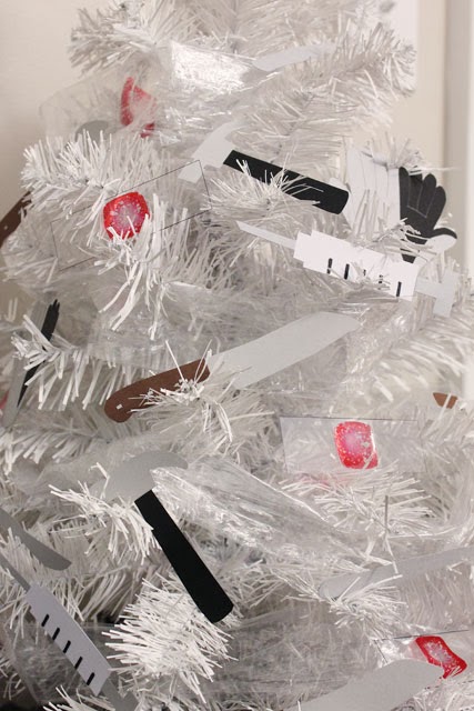 A Killer Christmas Tree - Danks and Honey