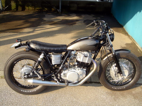 Custom Motorcycles: ESTILO: Brat Style (Custom)
