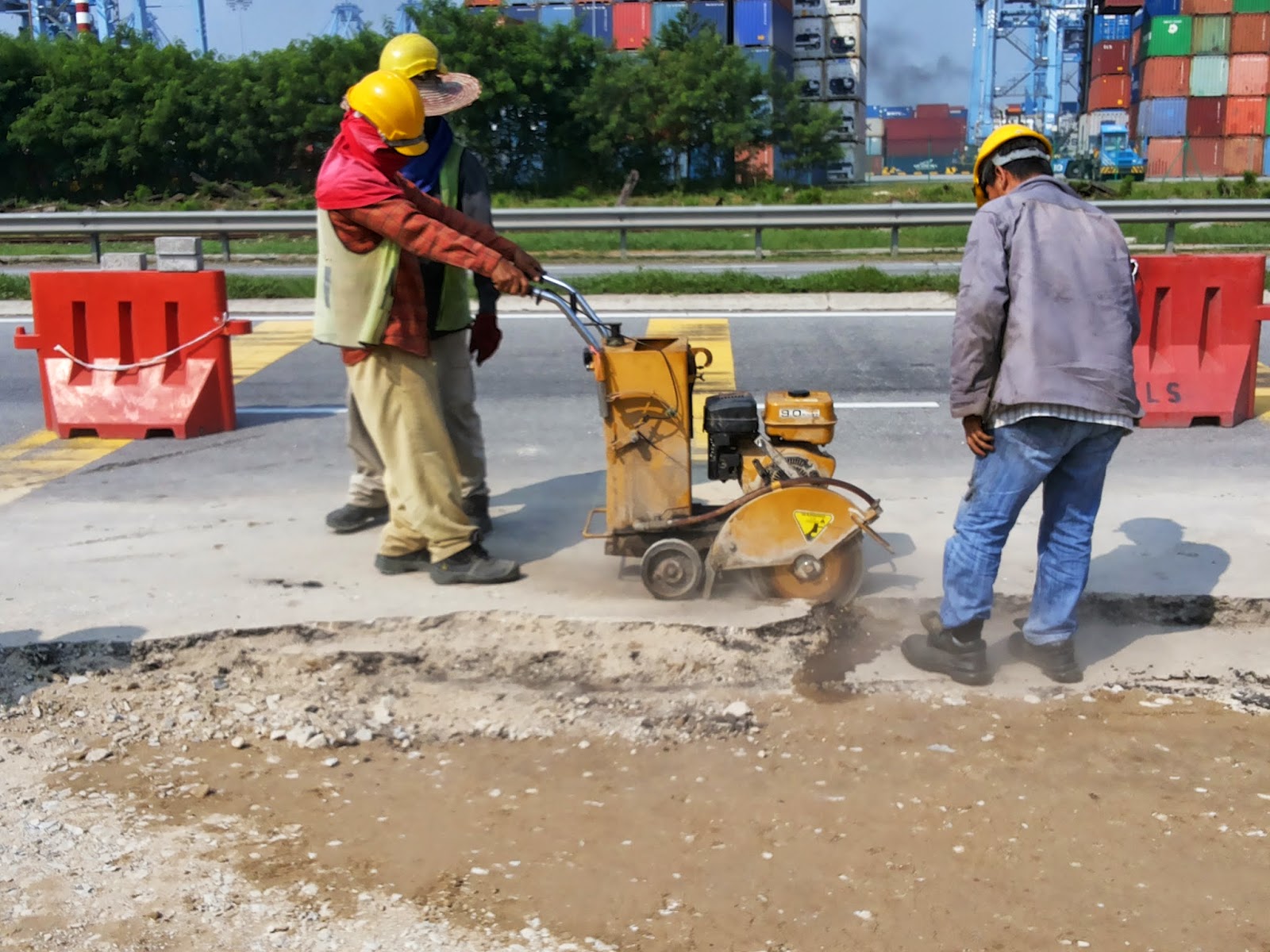 PEMBINAAN TEGAK SDN BHD: Proposed Premix Works on Cable Fault Area, Jln ...