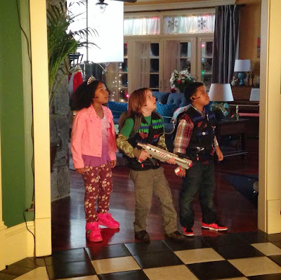 NickALive!: Nickelodeon Films Upcoming Brand-New Christmas Movie "Santa ...