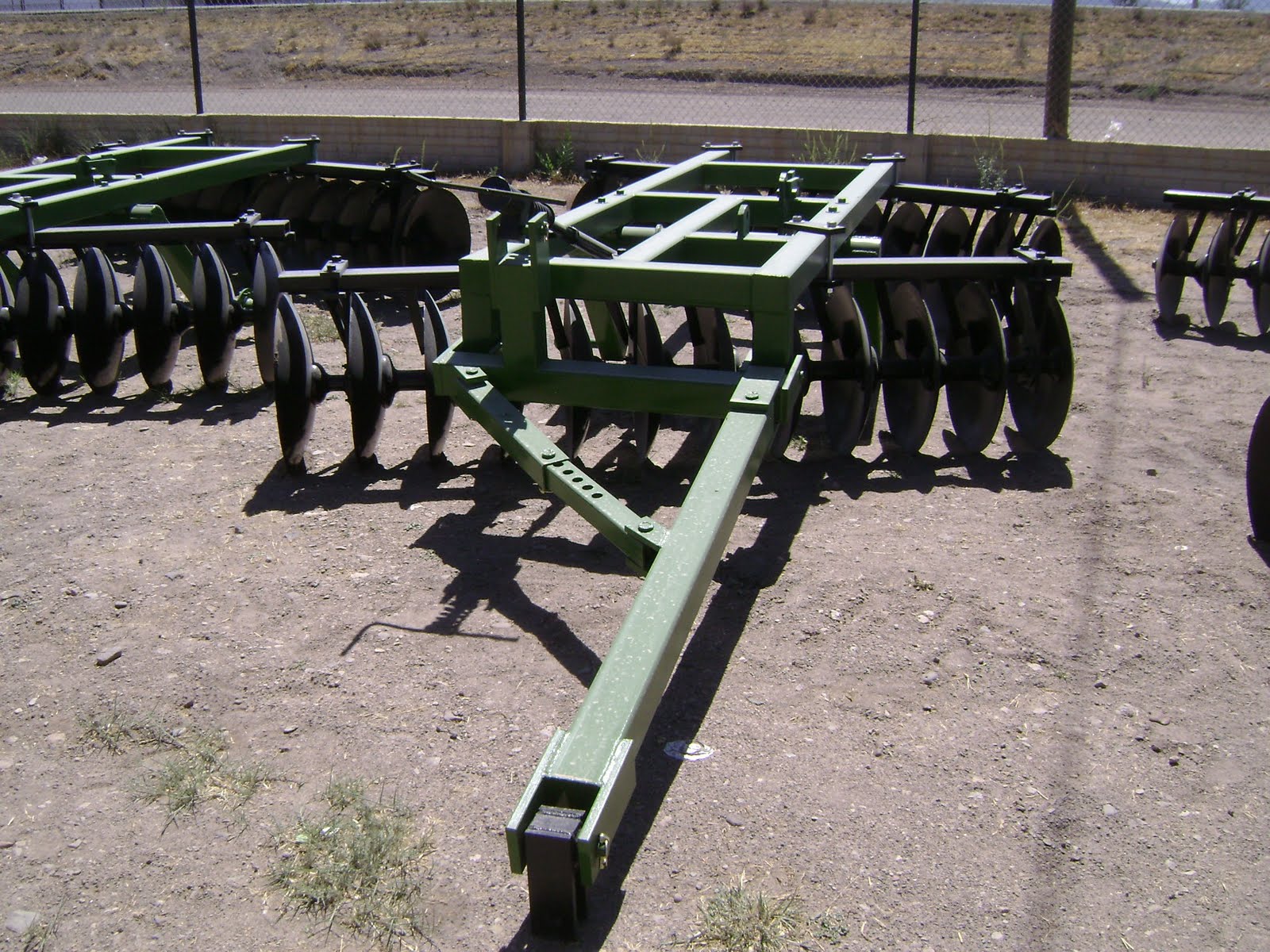 MAQUINARIA AGRICOLA INDUSTRIAL: Rastras de 20-26 Discos 22 y 23 ...