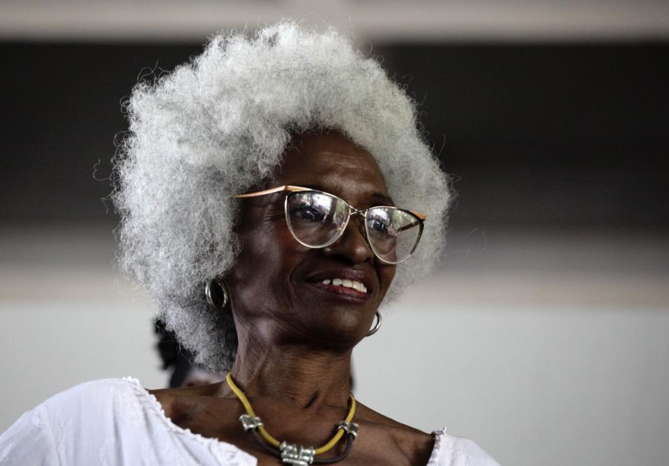 Artista cubana hace una competencia de pelo afro para reforzar el ...