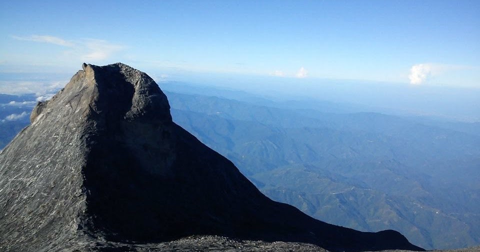 Tinggi Tinggi Gunung Kinabalu. Tinggi Lagi Sayang Sama Kamu