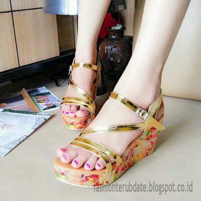 Model Gaya Sandal Wanita Trend Cantik dan Keren Terbaru 2020 - Fashion ...