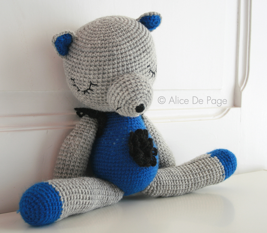 Mouchette: Chat au crochet