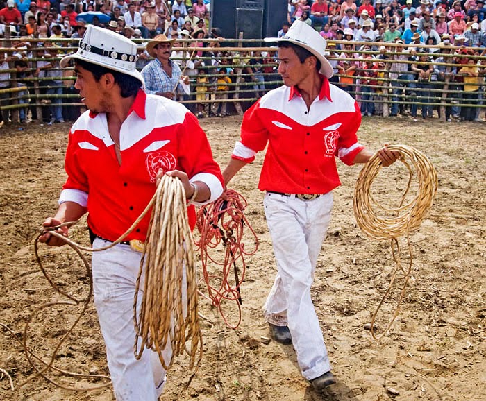 Fascinating Humanity: Scenes Of An Ecuador Rodeo