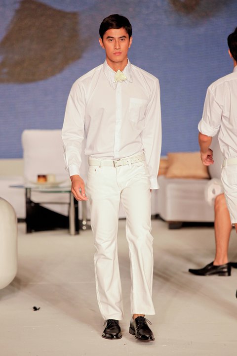 Effing the Lens: Philippine Fashion Week | Rusty Lopez Holiday ...