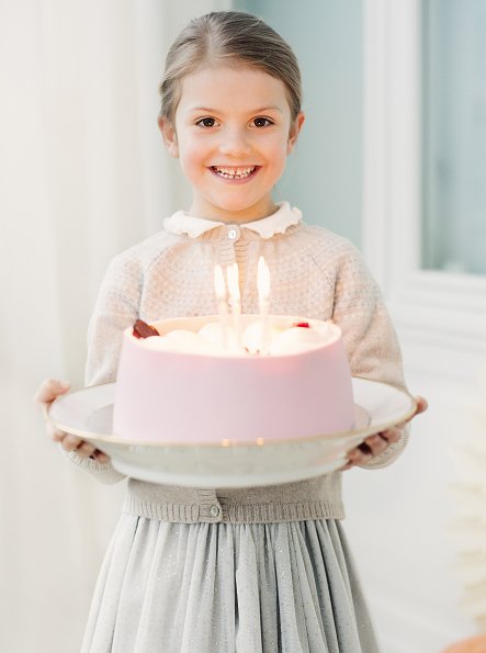 New photos of Princess Estelle released on her 6th birthday