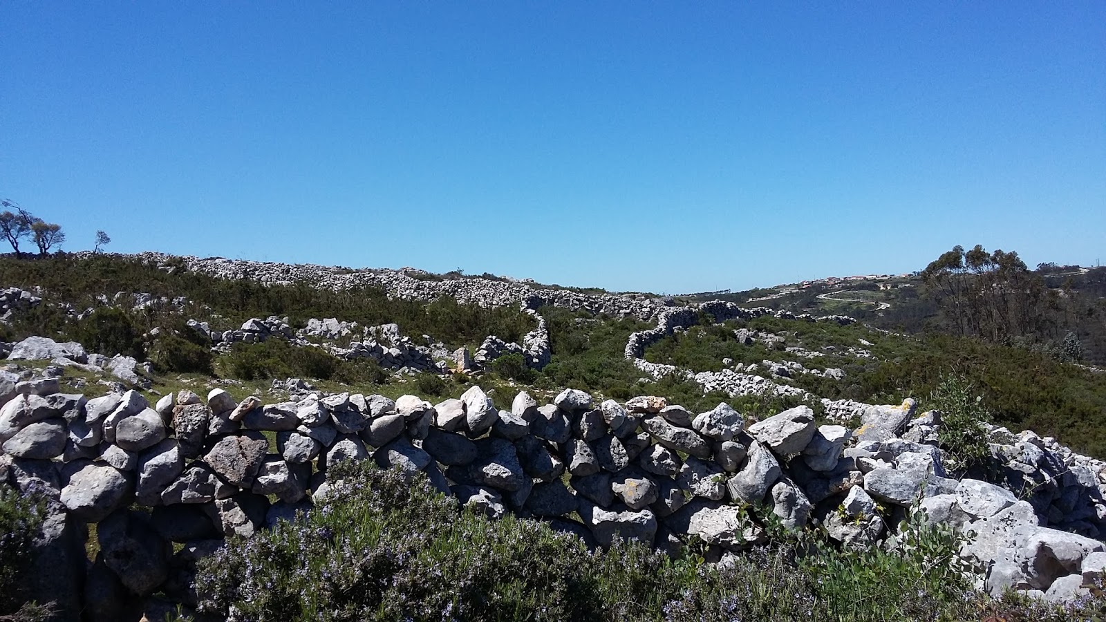 Bota Cansada: XXª Caminhada - Da Fórnea à Serra da Lua e ao Arco da Memória