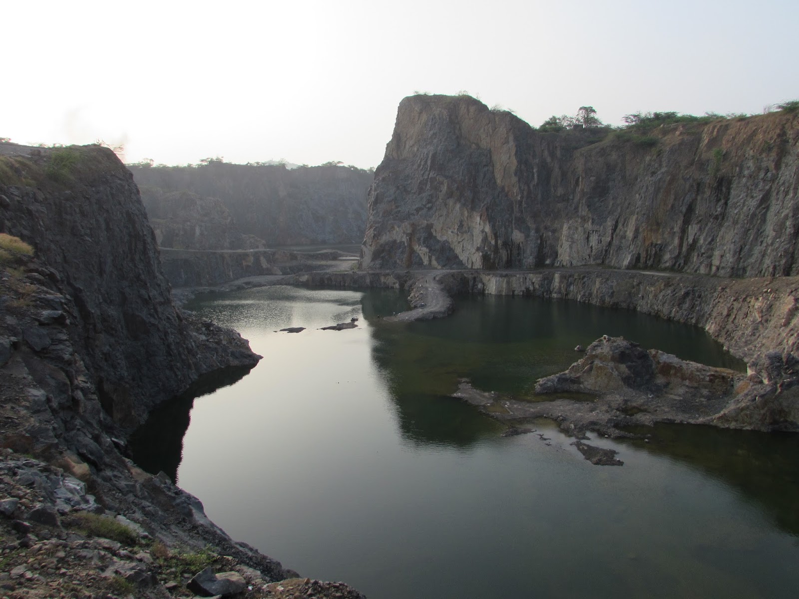 வழிப்போக்கன்!: கல்குவாரி திரிசூலம் - Gravel Quarry Tirusulam