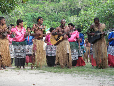 POPULATION AND LANGUAGE OF FIJI ISLANDS