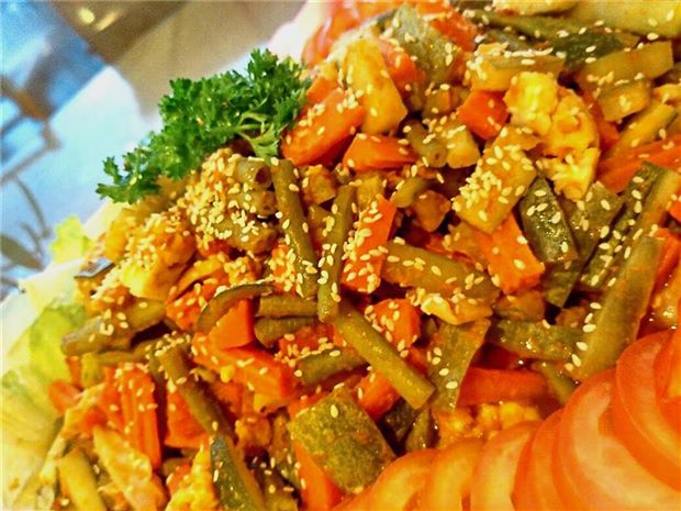 开胃的娘惹饭桌前菜——娘惹阿杂（Nyonya Acar Awak）