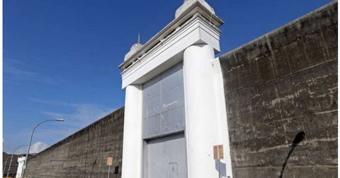 If Only Singaporeans Stopped to Think: Changi Prison's entrance gate ...